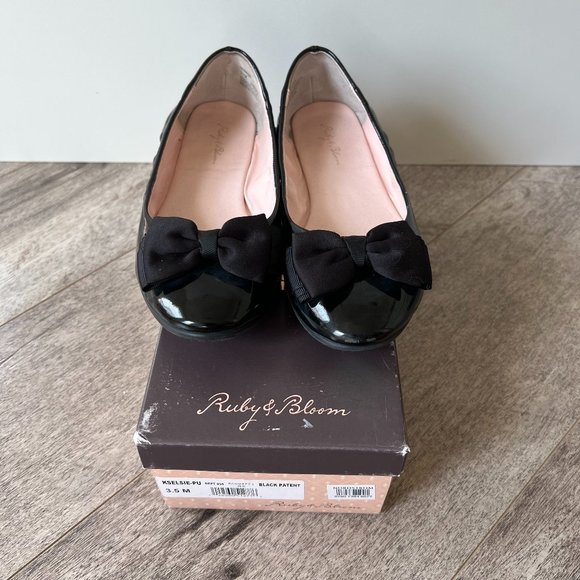 ruby & bloom | Shoes | Ruby Bloom Girls Black Patent Bow Slip Ons Size ...